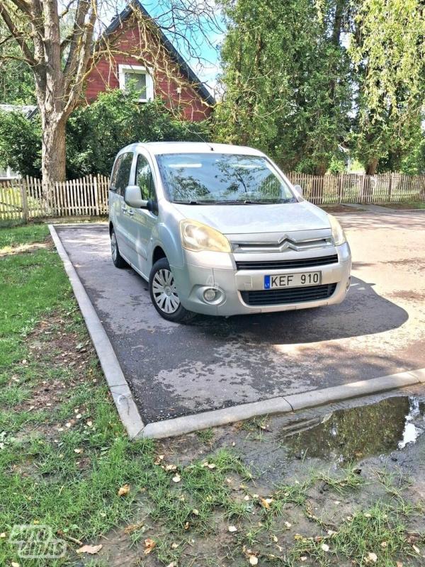 Citroen Berlingo 2008 in Kaunas, with an engine capacity of 1.60 L and mileage of 400 thousand km for 1750 €, photo 1 on AUTOMOTO.COM.LV