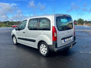 Citroen Berlingo 2009 Narva, ar dzinēja tilpumu 1.60 L un nobraukumu 240 tūkst. km par 2200 €, foto 12 vietnē AUTOMOTO.COM.LV