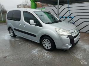Citroen Berlingo 2011 in Ukmerge, with an engine capacity of 1.60 L and mileage of 326 thousand km for 2550 €, photo 3 on AUTOMOTO.COM.LV