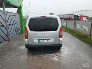 Citroen Berlingo 2011 in Ukmerge, with an engine capacity of 1.60 L and mileage of 326 thousand km for 2550 €, photo 5 on AUTOMOTO.COM.LV