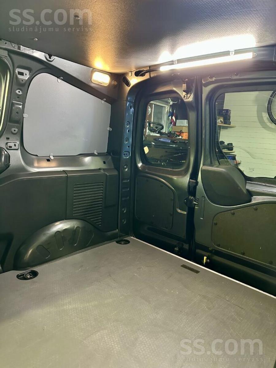 Citroen Berlingo 2018 Rīga, ar dzinēja tilpumu 1.60 L un nobraukumu 158 tūkst. km par 7200 €, foto 13 vietnē AUTOMOTO.COM.LV