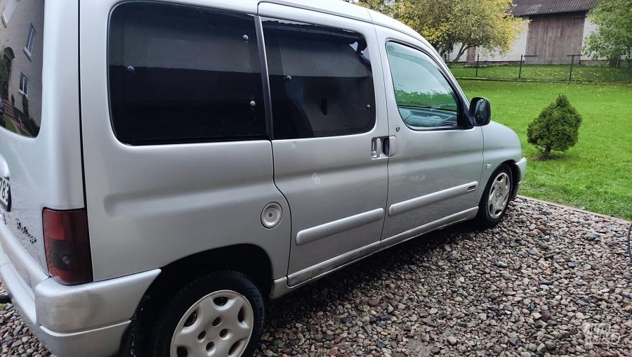 Citroen Berlingo 2001 in Marijampole, with an engine capacity of 1.60 L and mileage of 224 thousand km for 400 €, photo 11 on AUTOMOTO.COM.LV
