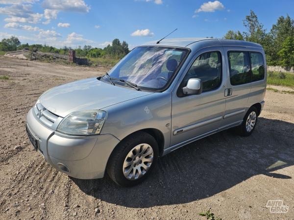 Citroen Berlingo 2004 in Vilnius, with an engine capacity of 1.60 L and mileage of 335 thousand km for 1550 €, photo 1 on AUTOMOTO.COM.LV