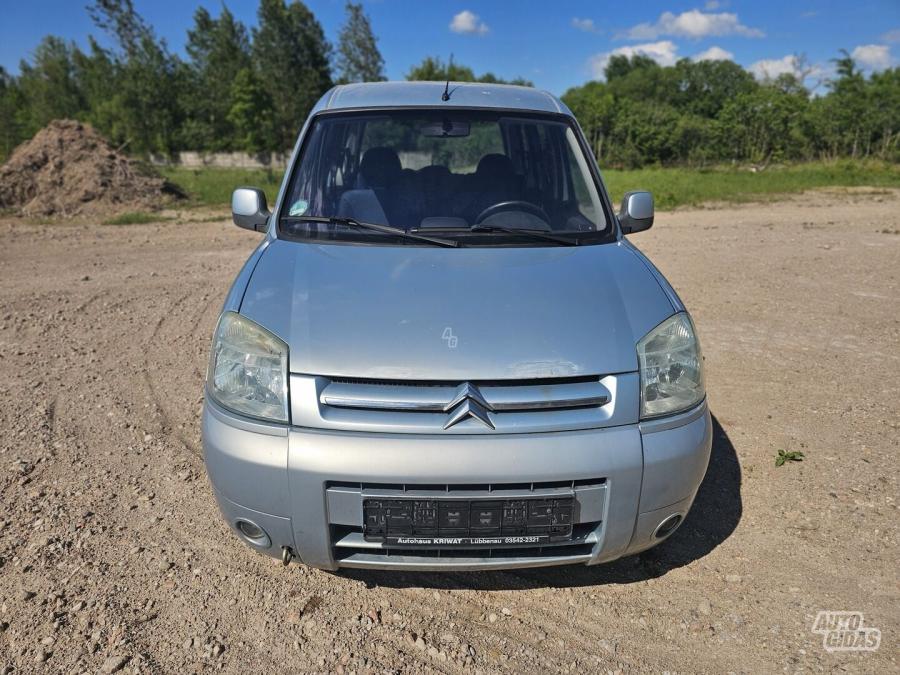 Citroen Berlingo 2004 Viļņa, ar dzinēja tilpumu 1.60 L un nobraukumu 335 tūkst. km par 1550 €, foto 3 vietnē AUTOMOTO.COM.LV