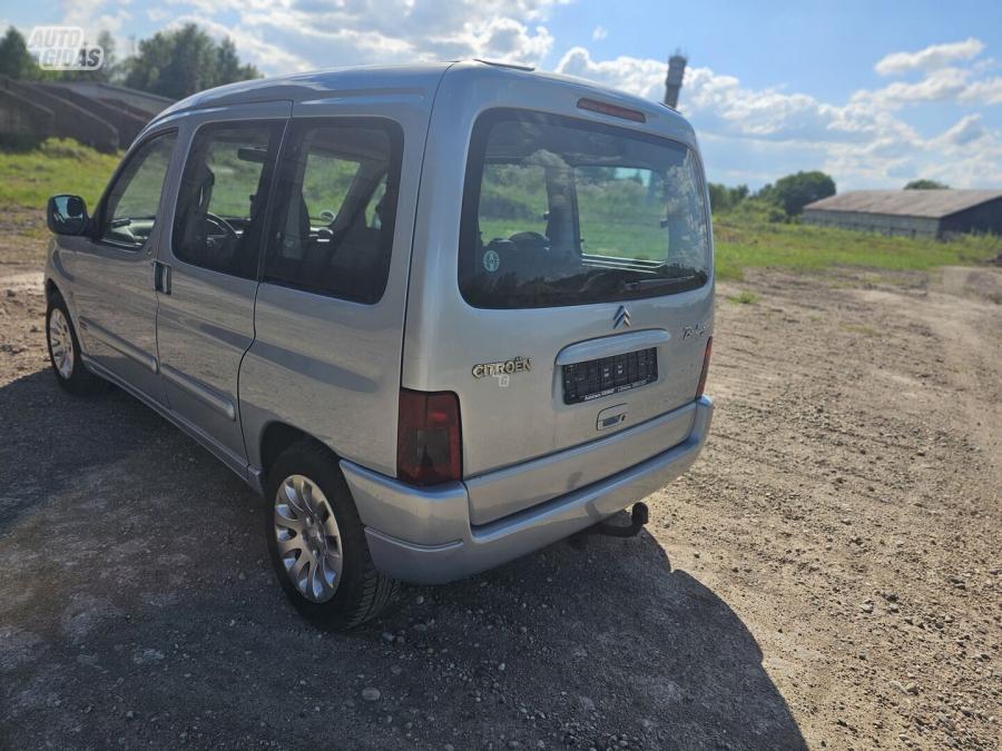 Citroen Berlingo 2004 in Vilnius, with an engine capacity of 1.60 L and mileage of 335 thousand km for 2250 €, photo 6 on AUTOMOTO.COM.LV