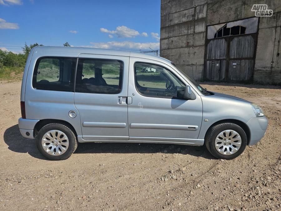 Citroen Berlingo 2004 in Vilnius, with an engine capacity of 1.60 L and mileage of 335 thousand km for 2250 €, photo 8 on AUTOMOTO.COM.LV