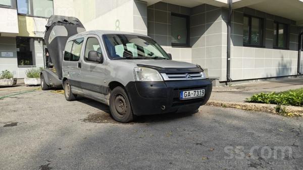Citroen Berlingo 2006 in Riga, with an engine capacity of 1.60 L and mileage of 299 thousand km for 450 €, photo 1 on AUTOMOTO.COM.LV