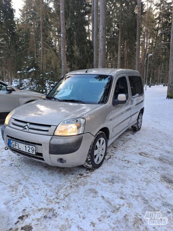Citroen Berlingo 2006 Šauļi, ar dzinēja tilpumu 1.60 L un nobraukumu 400 tūkst. km par 1350 €, foto 1 vietnē AUTOMOTO.COM.LV