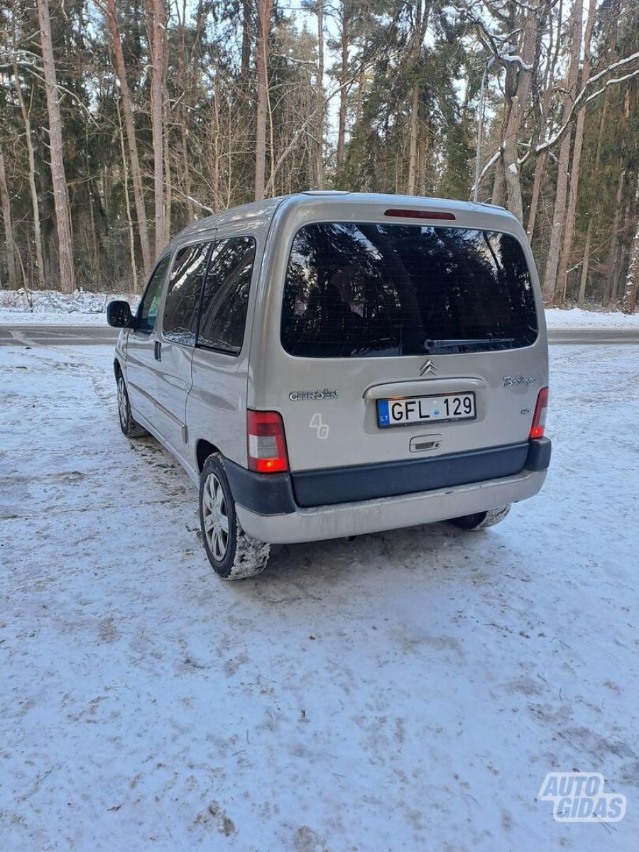 Citroen Berlingo 2006 in Siauliai, with an engine capacity of 1.60 L and mileage of 400 thousand km for 1350 €, photo 6 on AUTOMOTO.COM.LV