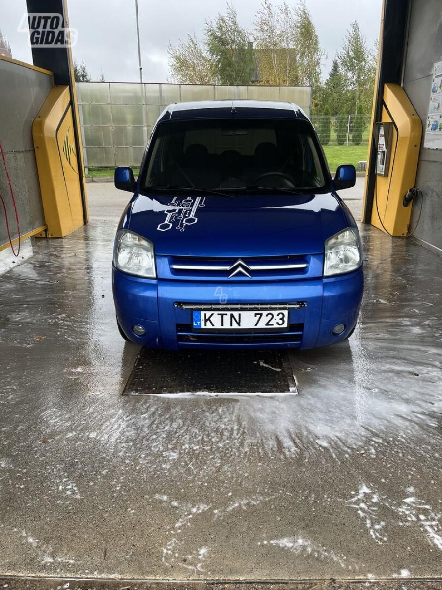 Citroen Berlingo 2006 Kelmė, ar dzinēja tilpumu 1.60 L un nobraukumu 330 tūkst. km par 950 €, foto 1 vietnē AUTOMOTO.COM.LV