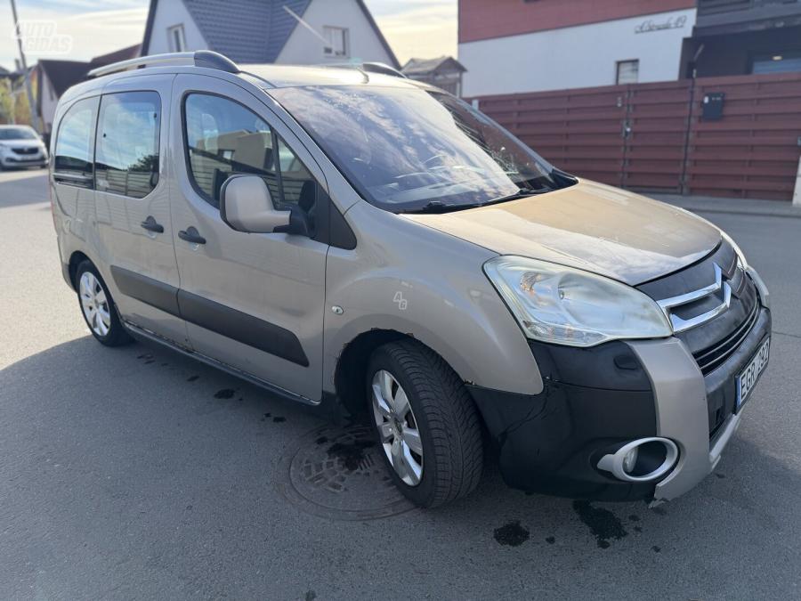 Citroen Berlingo 2009 in Kaunas, with an engine capacity of 1.60 L and mileage of 400 thousand km for 1490 €, photo 4 on AUTOMOTO.COM.LV