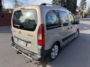 Citroen Berlingo 2009 in Kaunas, with an engine capacity of 1.60 L and mileage of 400 thousand km for 1490 €, photo 6 on AUTOMOTO.COM.LV