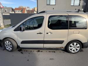 Citroen Berlingo 2009 in Kaunas, with an engine capacity of 1.60 L and mileage of 400 thousand km for 1490 €, photo 9 on AUTOMOTO.COM.LV