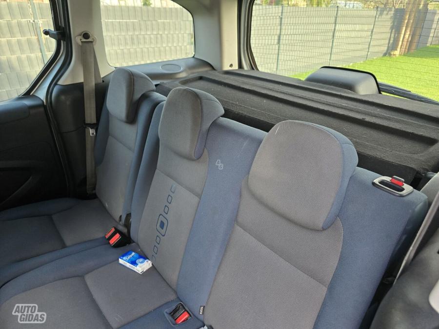 Citroen Berlingo 2010 Šauļi, ar dzinēja tilpumu 1.60 L un nobraukumu 280 tūkst. km par 3850 €, foto 8 vietnē AUTOMOTO.COM.LV