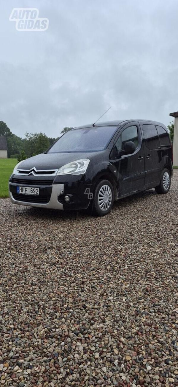 Citroen Berlingo 2010 in Mazeikiai, with an engine capacity of 1.60 L and mileage of 289 thousand km for 3200 €, photo 1 on AUTOMOTO.COM.LV