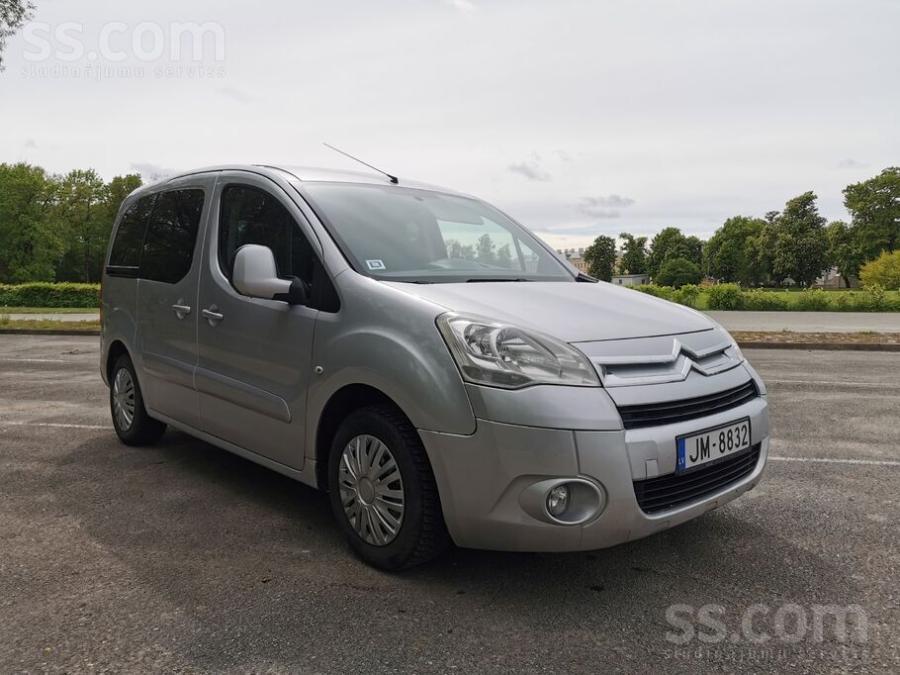 Citroen Berlingo 2011 in Bauska, with an engine capacity of 1.60 L and mileage of 231 thousand km for 350 €, photo 1 on AUTOMOTO.COM.LV