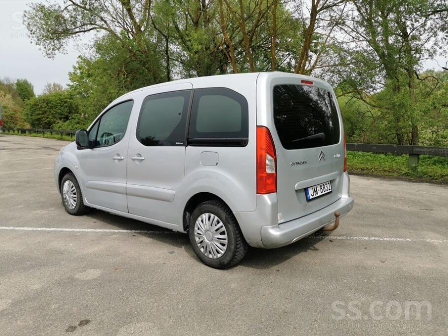 Citroen Berlingo 2011 in Bauska, with an engine capacity of 1.60 L and mileage of 231 thousand km for 350 €, photo 4 on AUTOMOTO.COM.LV