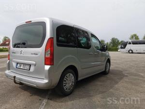 Citroen Berlingo 2011 in Bauska, with an engine capacity of 1.60 L and mileage of 231 thousand km for 350 €, photo 6 on AUTOMOTO.COM.LV