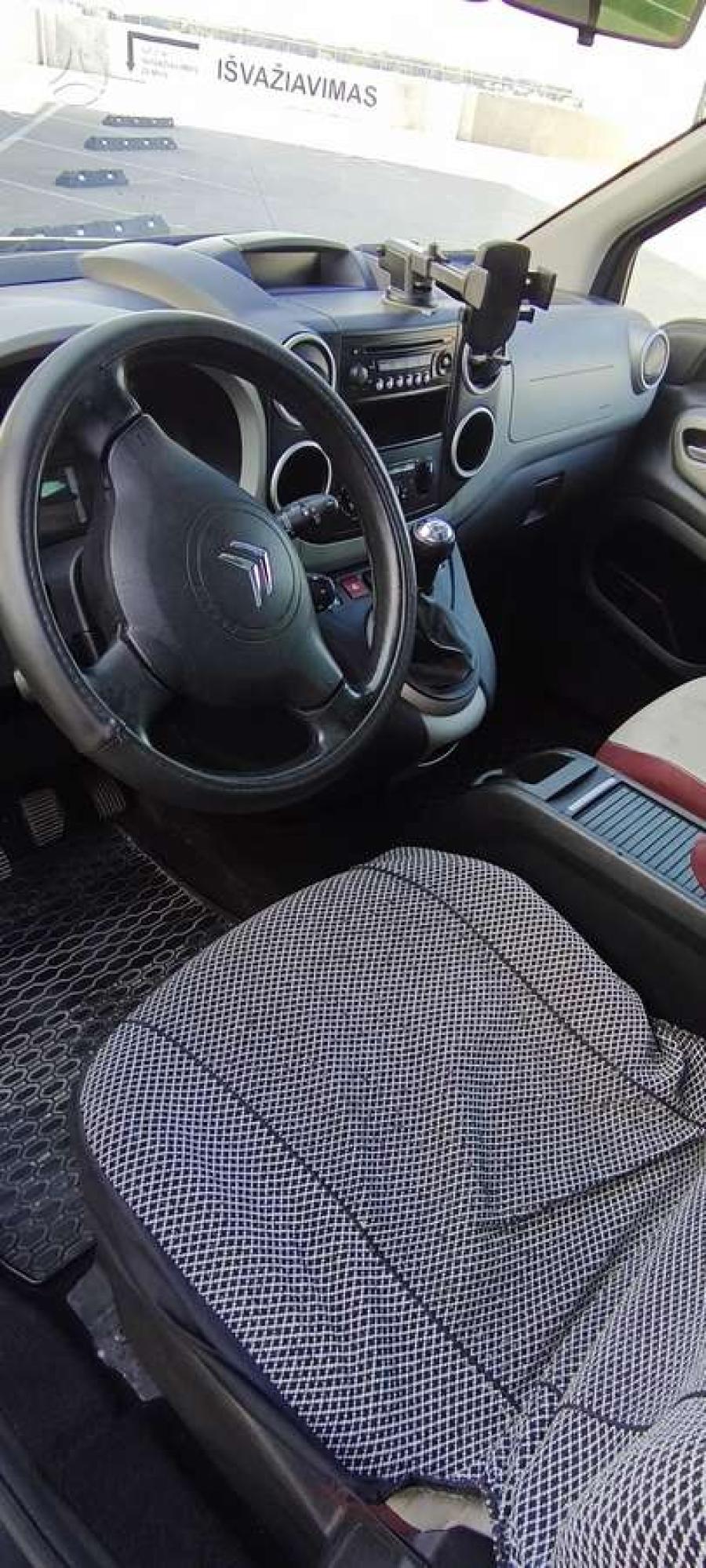 Citroen Berlingo 2011 Viļņa, ar dzinēja tilpumu 1.60 L un nobraukumu 281 tūkst. km par 3300 €, foto 21 vietnē AUTOMOTO.COM.LV