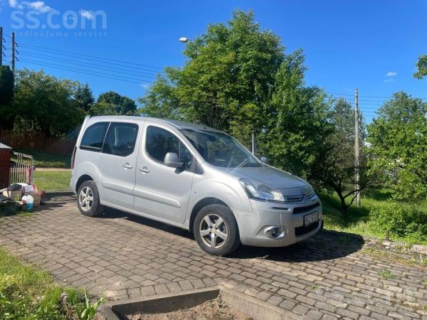 Ситроен Берлинго 2015 в Алуксне, объемом двигателя 1.60 л и пробегом 278 тыс. км за 3990 €, фото 1 на AUTOMOTO.COM.LV