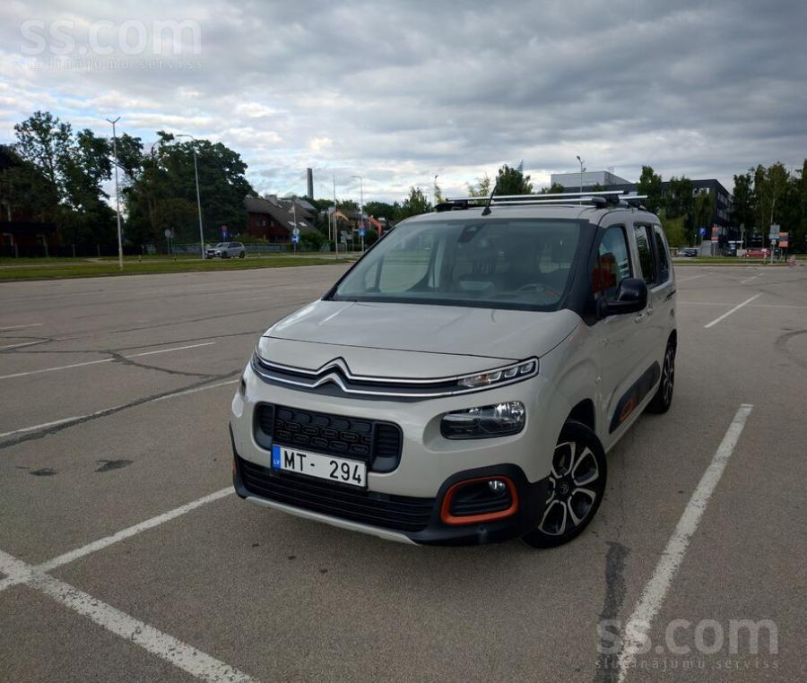 Citroen Berlingo 2021 in Riga, with an engine capacity of 1.20 L and mileage of 101 thousand km for 17500 €, photo 1 on AUTOMOTO.COM.LV