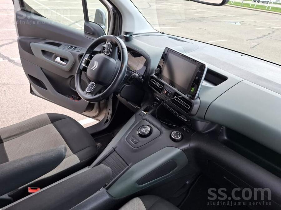 Citroen Berlingo 2021 in Riga, with an engine capacity of 1.20 L and mileage of 101 thousand km for 17500 €, photo 5 on AUTOMOTO.COM.LV