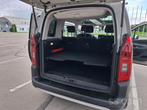 Citroen Berlingo 2021 in Riga, with an engine capacity of 1.20 L and mileage of 101 thousand km for 17500 €, photo 6 on AUTOMOTO.COM.LV