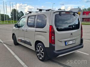 Citroen Berlingo 2021 in Riga, with an engine capacity of 1.20 L and mileage of 101 thousand km for 17500 €, photo 10 on AUTOMOTO.COM.LV