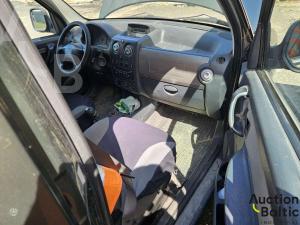 Citroen Berlingo 2006 in Marijampole, with an engine capacity of 1.56 L and mileage of 329 thousand km for 120 €, photo 6 on AUTOMOTO.COM.LV