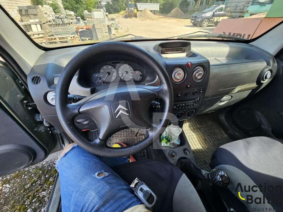 Citroen Berlingo 2006 in Marijampole, with an engine capacity of 1.56 L and mileage of 329 thousand km for 120 €, photo 18 on AUTOMOTO.COM.LV