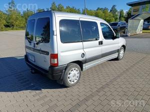 Citroen Berlingo 2006 in Riga, with an engine capacity of 1.60 L and mileage of 302 thousand km for 1750 €, photo 9 on AUTOMOTO.COM.LV