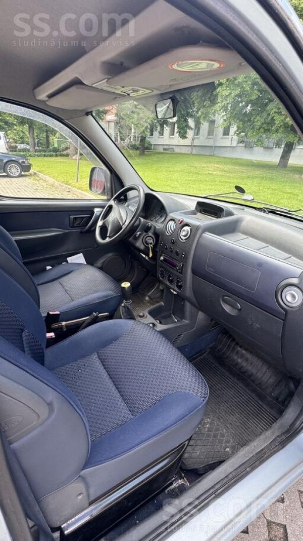 Citroen Berlingo 2007 in Daugavpils, with an engine capacity of 1.60 L and mileage of 223 thousand km for 2000 €, photo 5 on AUTOMOTO.COM.LV