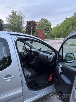 Citroen Berlingo 2011 Talsi, ar dzinēja tilpumu 1.60 L un nobraukumu 346 tūkst. km par 3400 €, foto 10 vietnē AUTOMOTO.COM.LV