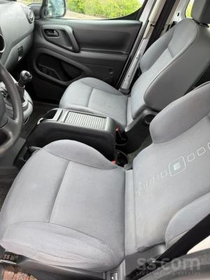 Citroen Berlingo 2014 Rīga, ar dzinēja tilpumu 1.60 L un nobraukumu 182 tūkst. km par 2900 €, foto 4 vietnē AUTOMOTO.COM.LV