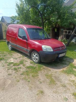 Red Citroen Berlingo 2004 in Talsi, with an engine capacity of 2.00 L and mileage of 0 thousand km for 1099 €, photo 3 on AUTOMOTO.COM.LV