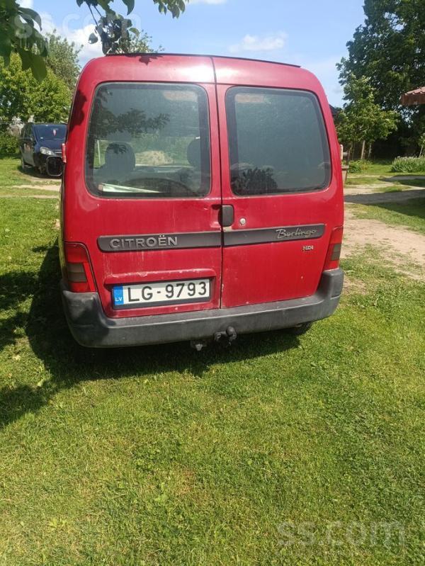 Red Citroen Berlingo 2004 in Talsi, with an engine capacity of 2.00 L and mileage of 0 thousand km for 1099 €, photo 5 on AUTOMOTO.COM.LV