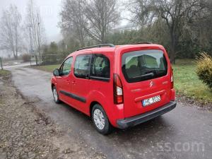 Red Citroen Berlingo 2008 in Ogre, with an engine capacity of 1.60 L and mileage of 0 thousand km for 2850 €, photo 3 on AUTOMOTO.COM.LV
