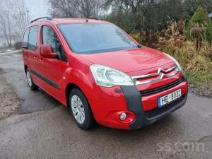 Red Citroen Berlingo 2008 in Ogre, with an engine capacity of 1.60 L and mileage of 0 thousand km for 2850 €, photo 4 on AUTOMOTO.COM.LV