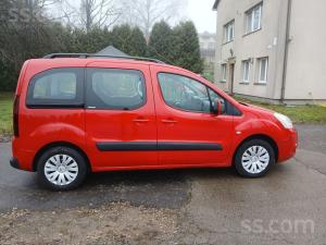 Red Citroen Berlingo 2008 in Ogre, with an engine capacity of 1.60 L and mileage of 0 thousand km for 2850 €, photo 5 on AUTOMOTO.COM.LV