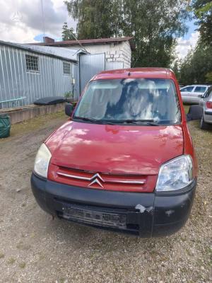 Sarkans Citroen Berlingo 2009 Panevēža, ar dzinēja tilpumu 1.60 L un nobraukumu 400 tūkst. km par 400 €, foto  vietnē AUTOMOTO.COM.LV