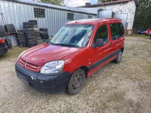 Sarkans Citroen Berlingo 2009 Panevēža, ar dzinēja tilpumu 1.60 L un nobraukumu 400 tūkst. km par 400 €, foto 4 vietnē AUTOMOTO.COM.LV