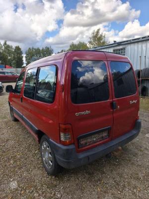 Sarkans Citroen Berlingo 2009 Panevēža, ar dzinēja tilpumu 1.60 L un nobraukumu 400 tūkst. km par 400 €, foto 6 vietnē AUTOMOTO.COM.LV