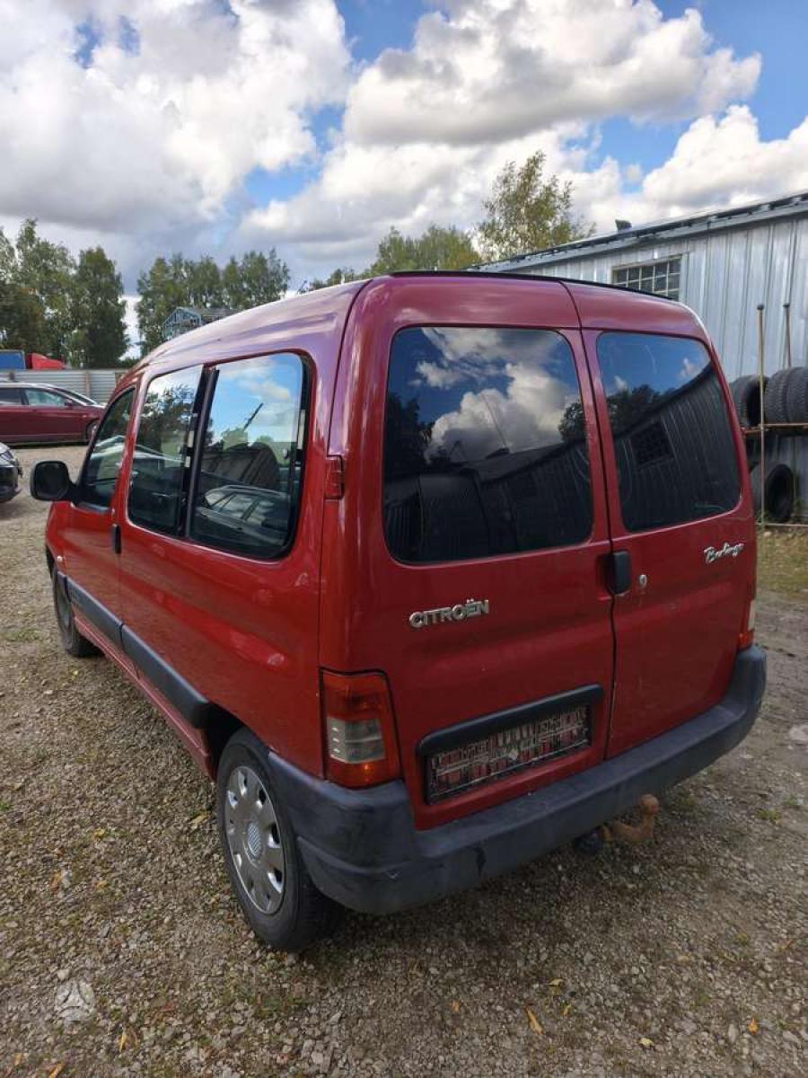 Sarkans Citroen Berlingo 2009 Panevēža, ar dzinēja tilpumu 1.60 L un nobraukumu 400 tūkst. km par 400 €, foto 6 vietnē AUTOMOTO.COM.LV