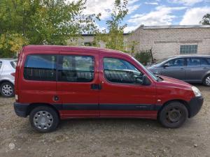 Sarkans Citroen Berlingo 2009 Panevēža, ar dzinēja tilpumu 1.60 L un nobraukumu 400 tūkst. km par 400 €, foto 9 vietnē AUTOMOTO.COM.LV