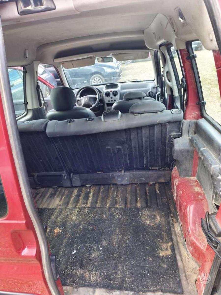 Sarkans Citroen Berlingo 2009 Panevēža, ar dzinēja tilpumu 1.60 L un nobraukumu 400 tūkst. km par 400 €, foto 14 vietnē AUTOMOTO.COM.LV