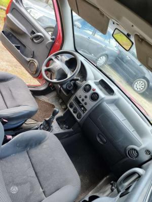 Sarkans Citroen Berlingo 2009 Panevēža, ar dzinēja tilpumu 1.60 L un nobraukumu 400 tūkst. km par 400 €, foto 16 vietnē AUTOMOTO.COM.LV