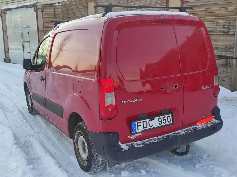 Sarkans Citroen Berlingo 2011 Panevēža, ar dzinēja tilpumu 1.60 L un nobraukumu 410 tūkst. km par 1400 €, foto 2 vietnē AUTOMOTO.COM.LV
