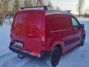 Sarkans Citroen Berlingo 2011 Panevēža, ar dzinēja tilpumu 1.60 L un nobraukumu 410 tūkst. km par 1400 €, foto 3 vietnē AUTOMOTO.COM.LV