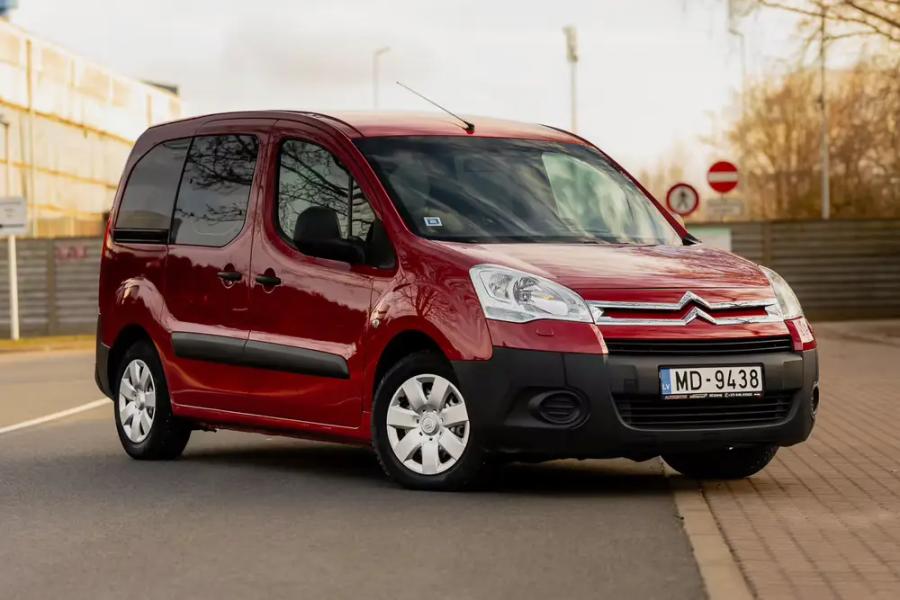 Sarkans Citroen Berlingo 2008 Jelgava, ar dzinēja tilpumu 1.60 L un nobraukumu 202 tūkst. km par 3950 €, foto 1 vietnē AUTOMOTO.COM.LV