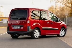 Sarkans Citroen Berlingo 2008 Jelgava, ar dzinēja tilpumu 1.60 L un nobraukumu 202 tūkst. km par 3950 €, foto 6 vietnē AUTOMOTO.COM.LV